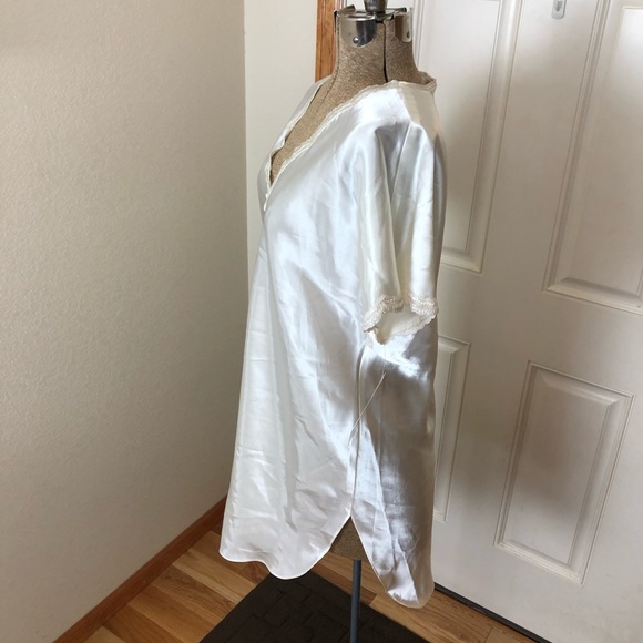 la intimates | Intimates & Sleepwear | Nwt La Intimates Cream Nightgown ...